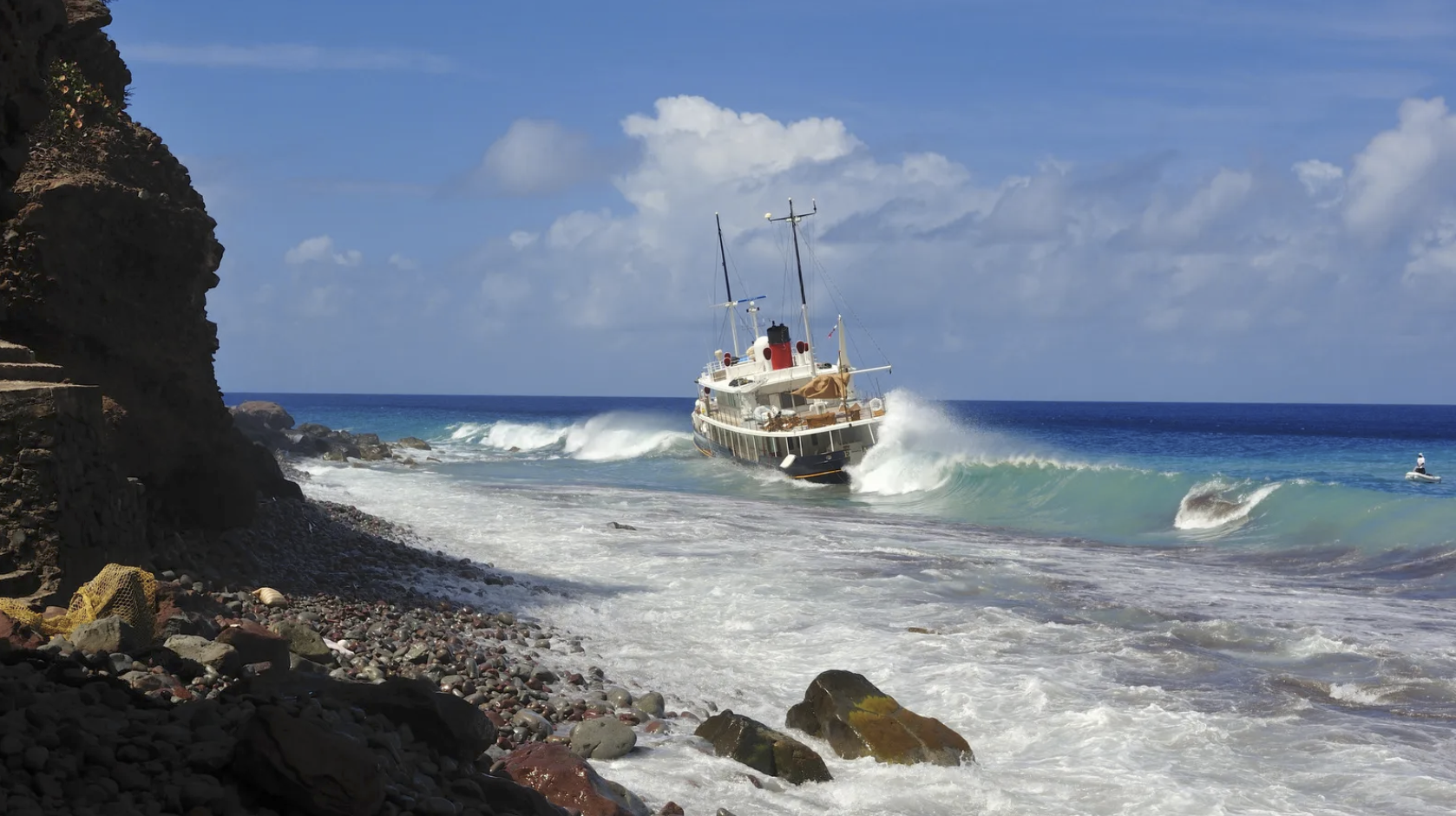 The biggest superyacht disasters in the world - Oxyzen Yachting